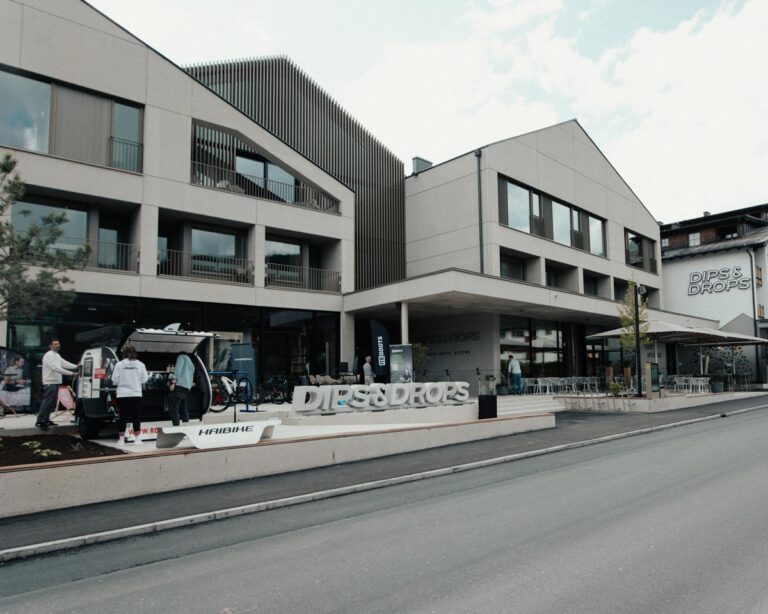 Bike-Hotel Dips&Drops in Flachau und SQlab schaffen erstes Bike ...
